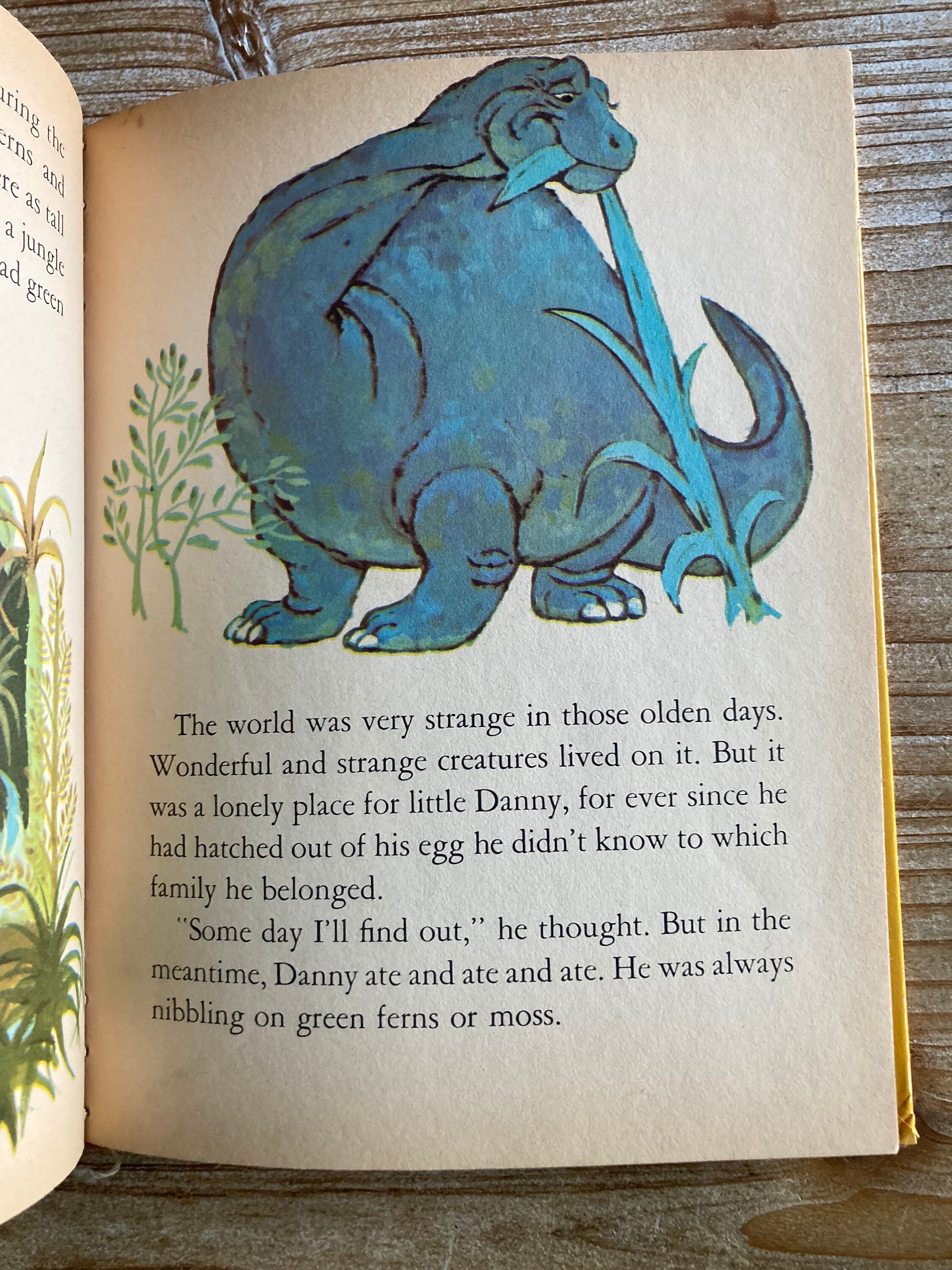 The Big-little Dinosaur * Darlene Geis * Bob Jones * Wonder Books ...