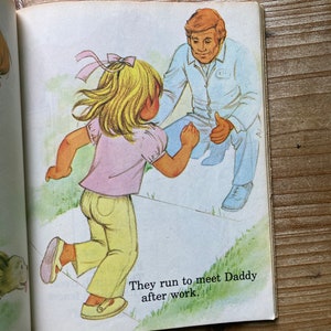 Busy Feet * A Happy Day Book * Elizabeth Elaine Watson * Kathryn Hutton ...