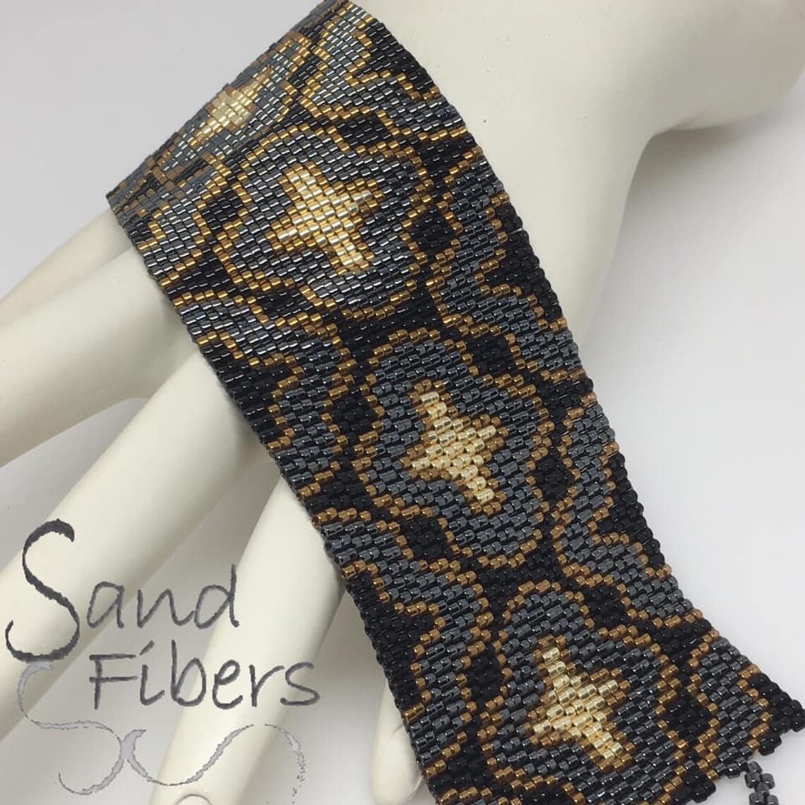 Peyote Pattern - Amber's Grid Peyote Cuff / Bracelet - A Sand Fibers ...