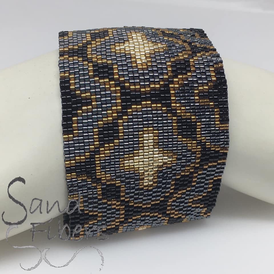 Peyote Pattern - Amber's Grid Peyote Cuff / Bracelet - A Sand Fibers ...