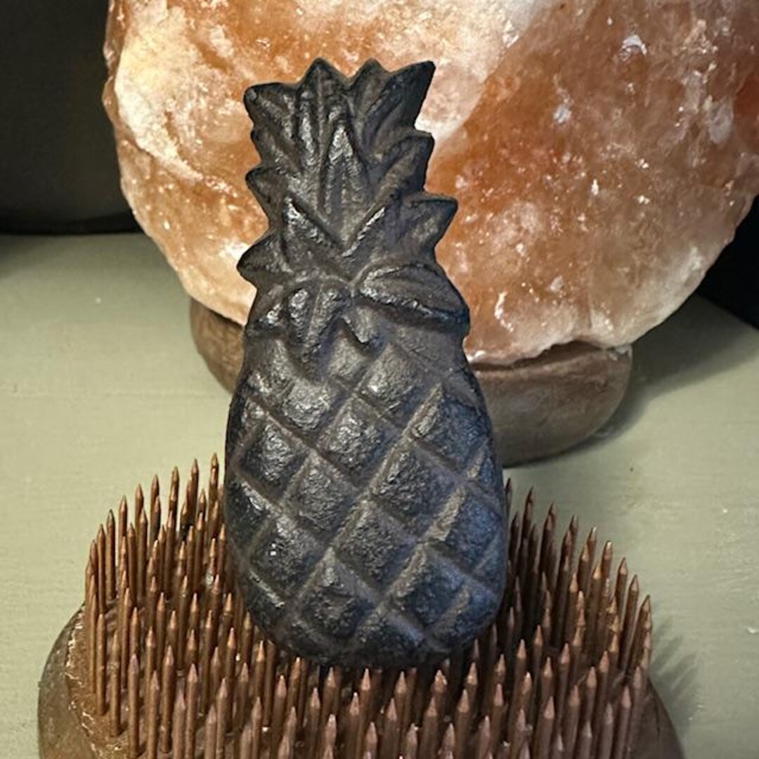 Pineapple Drawer Pulls or Cabinet Knobs With Screws (set of 4) Black ...