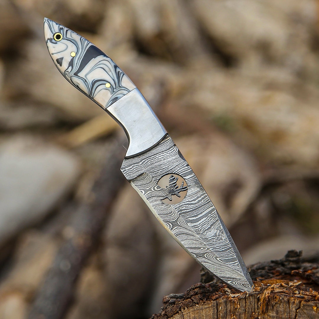 The Fixed Blade Skinner Crafted With Damascus Steel. This Skinner is ...