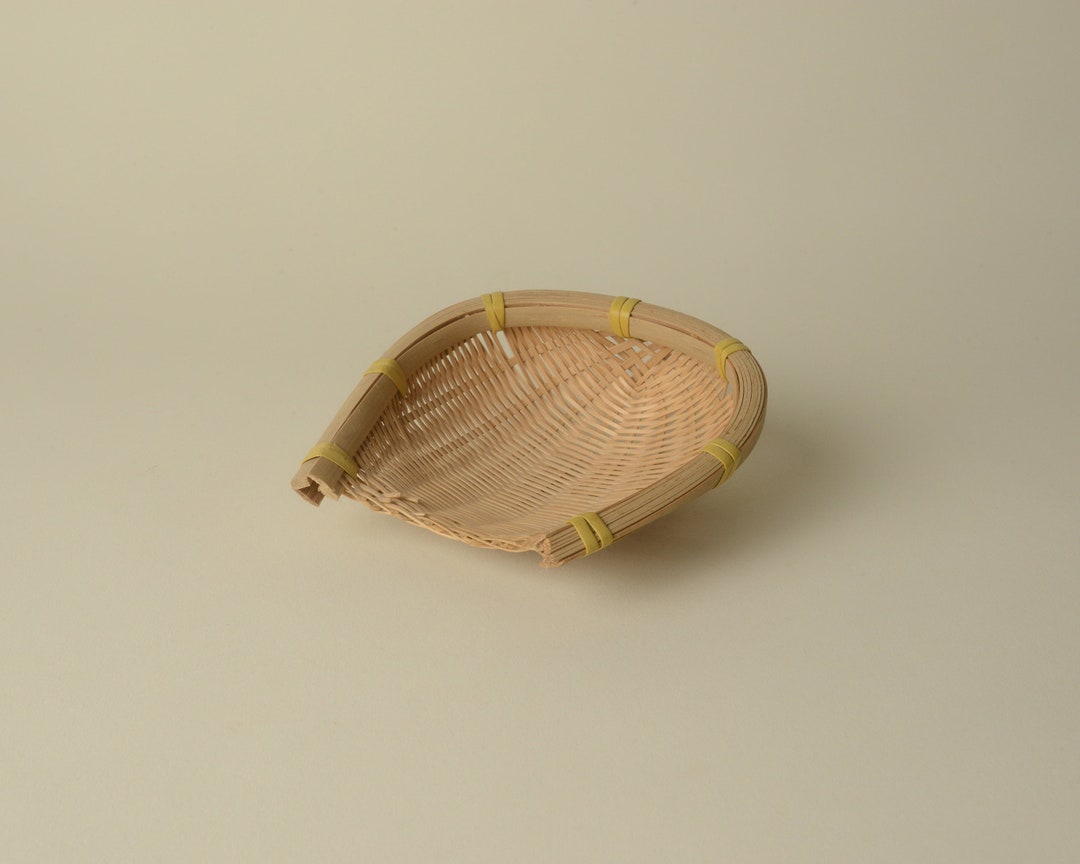 Handwoven Japanese Bamboo Dustpan | Soba Kitchen Tool | Folk Craft - Etsy