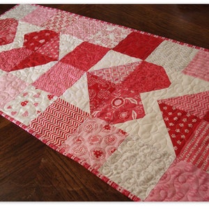 Charming Heart Table Runner PDF Quilt Pattern, 18 1/2 X 41 Inches, or ...