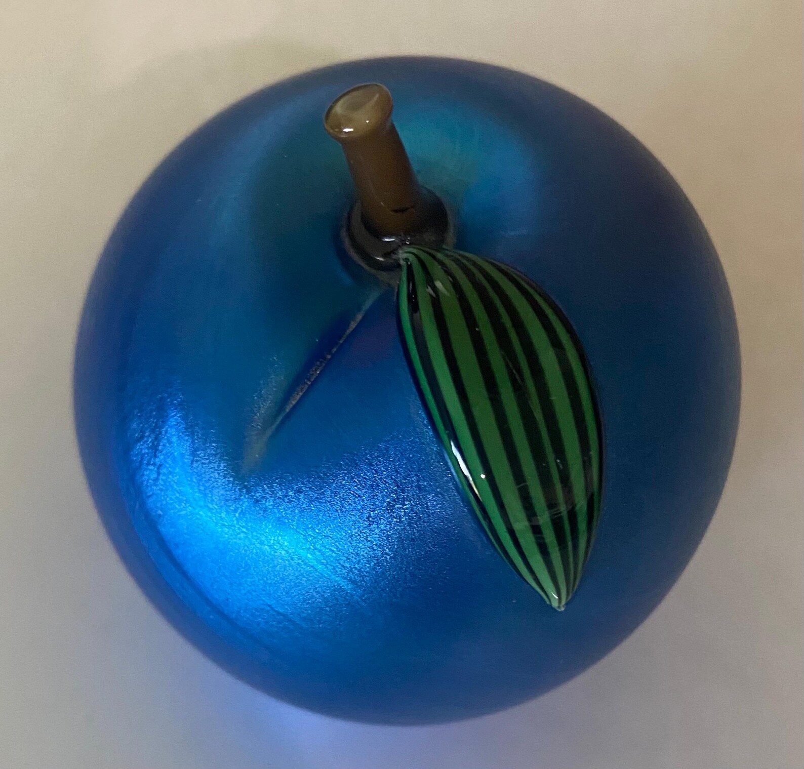 Orient & Flume Apple - Hand Blown Art Glass Paperweight - Vintage - Etsy