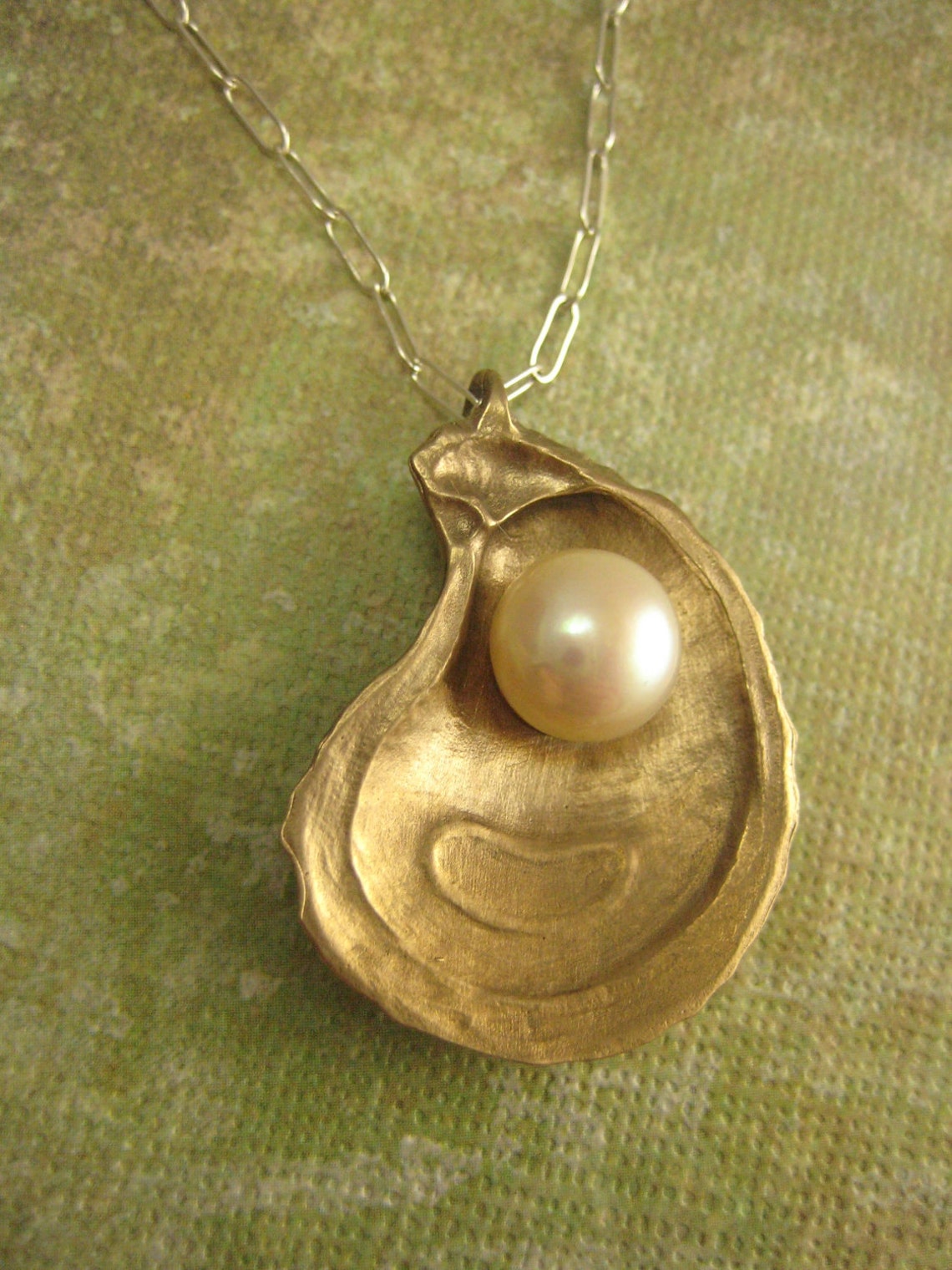 Oyster Pearl Necklace in Bronze - Etsy