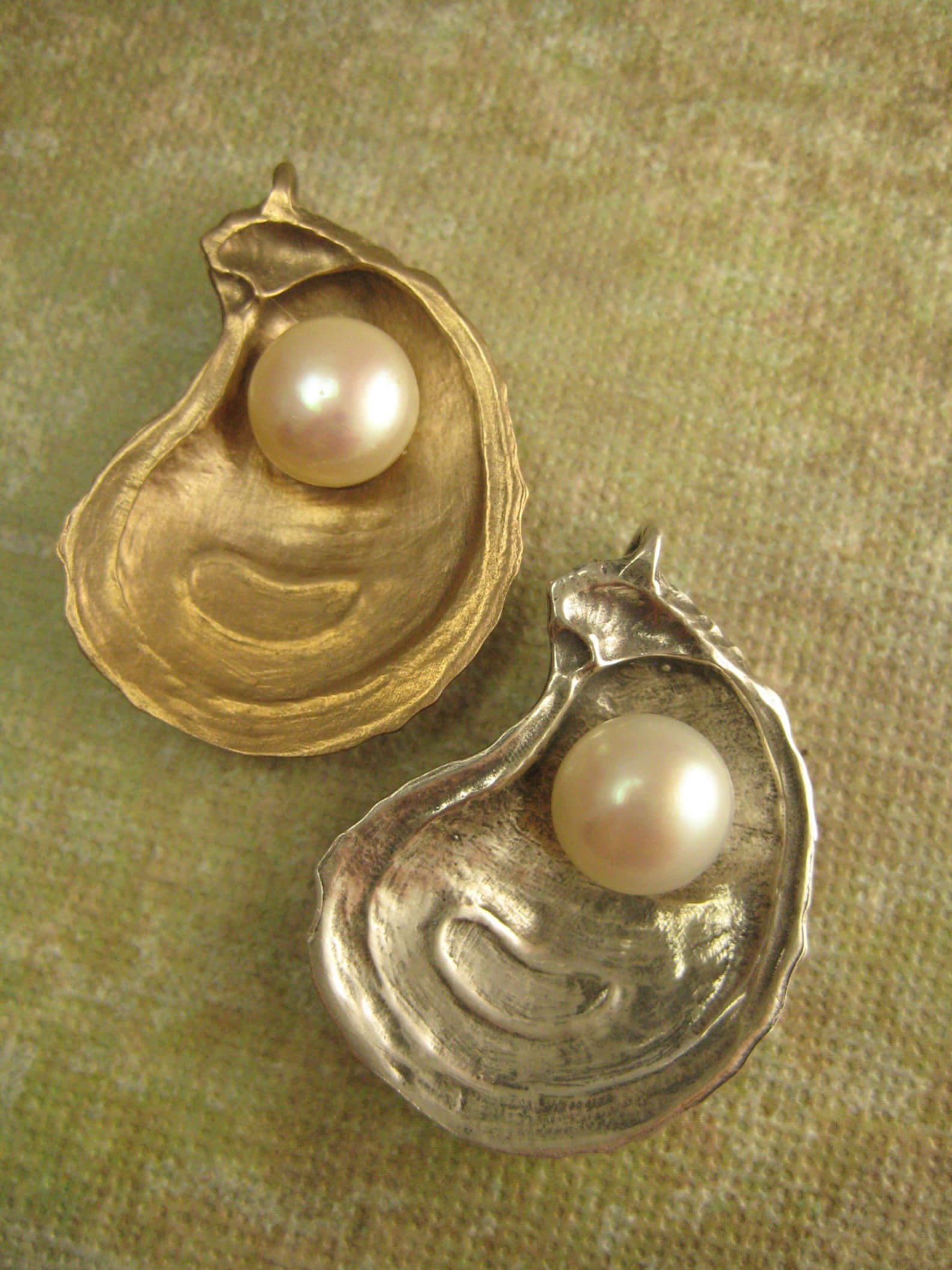 Oyster Pearl Necklace in Bronze - Etsy