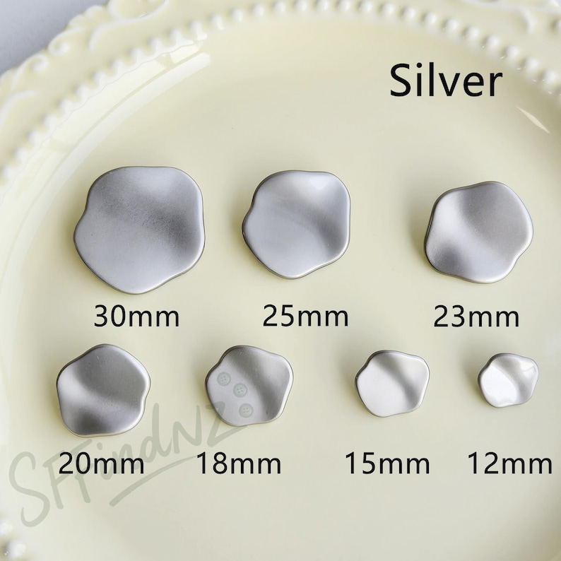 Irregularly Shaped Metal Buttons in Multiple Sizes - 6/12 Matte Gold ...