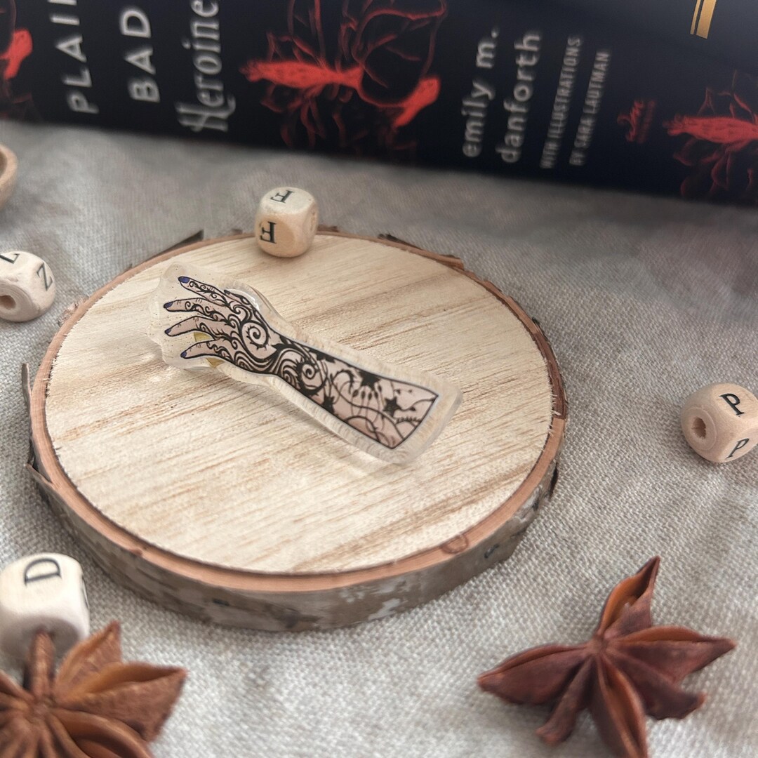 IN STOCK: Feyre Tattoo ACOTAR Pin and Keychain - Etsy