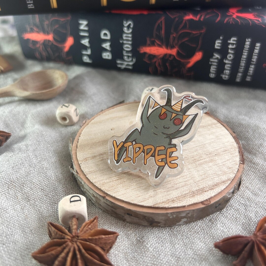 IN STOCK: Lethal Company Loot Bug Glitter Pin and Wooden Keychain - Etsy
