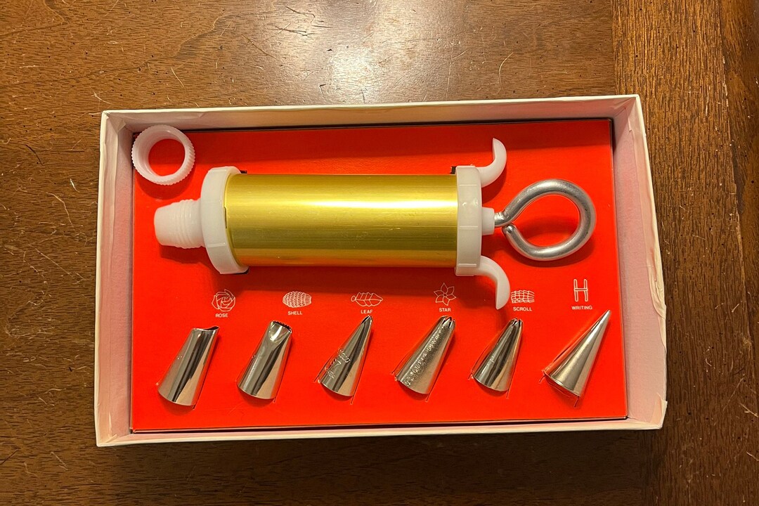Vintage Aluminum Cake and Pastry Decorating Set in Original - Etsy