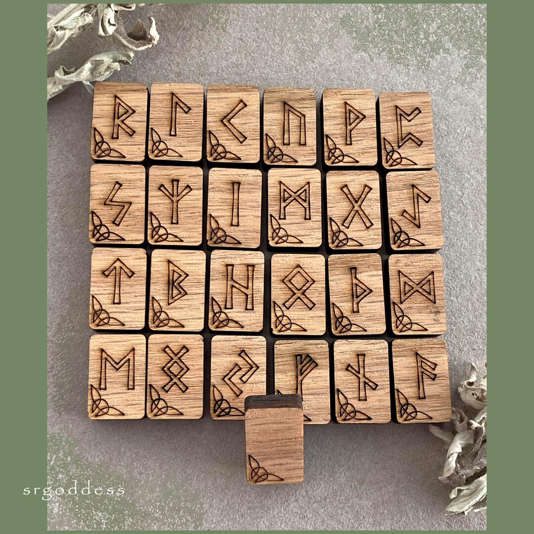 OAK Elder Futhark RUNES, Celtic Design, 25 Pieces With Bag and Guide ...