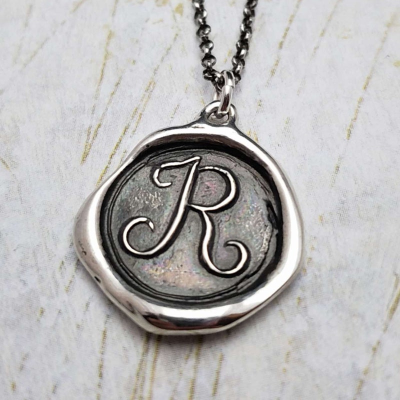 Letter R Necklace - Etsy