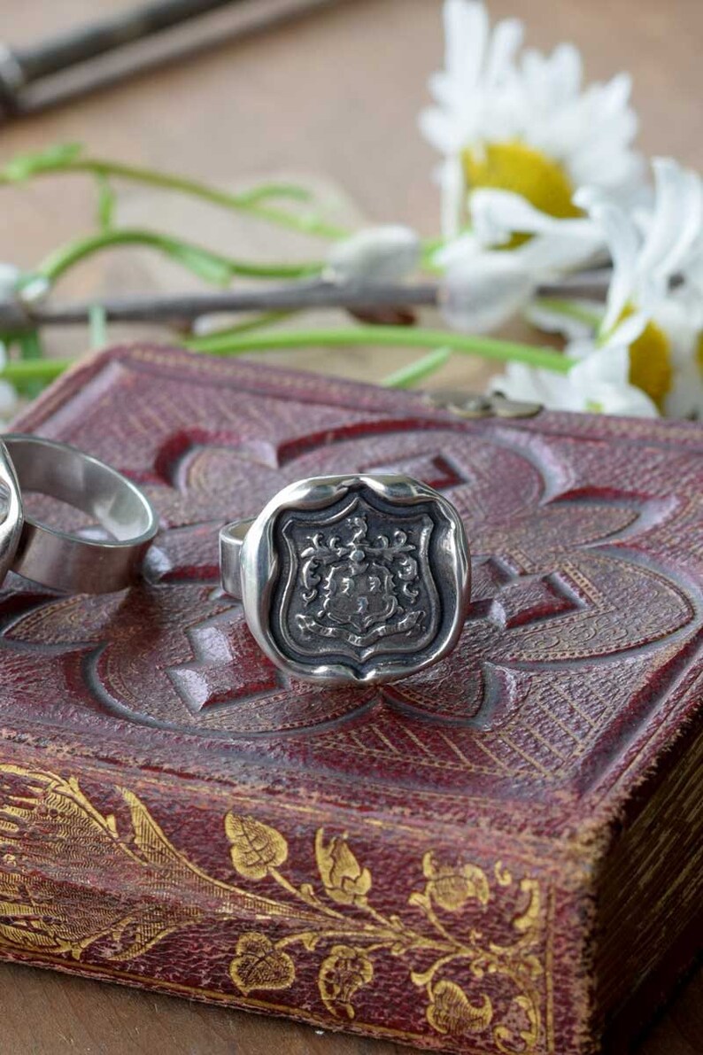 Wolf Crest Wax Seal Ring in Latin Dum Spiro Spero - While I Breathe I ...