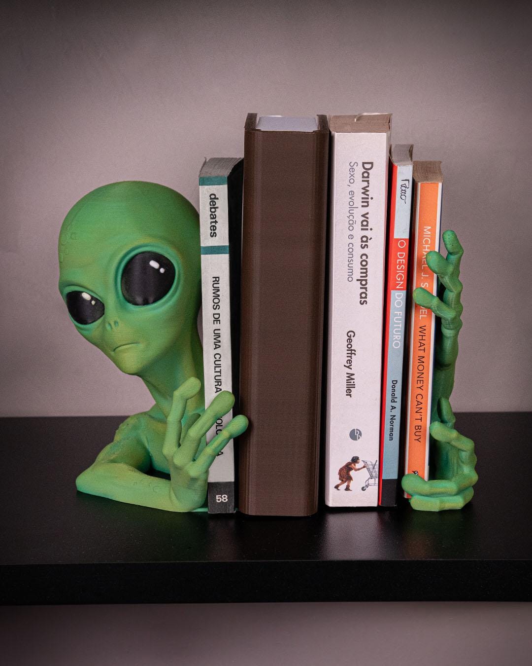 Shelf Invader Bookend | 3D Printed Alien Guardian | Household | Book ...
