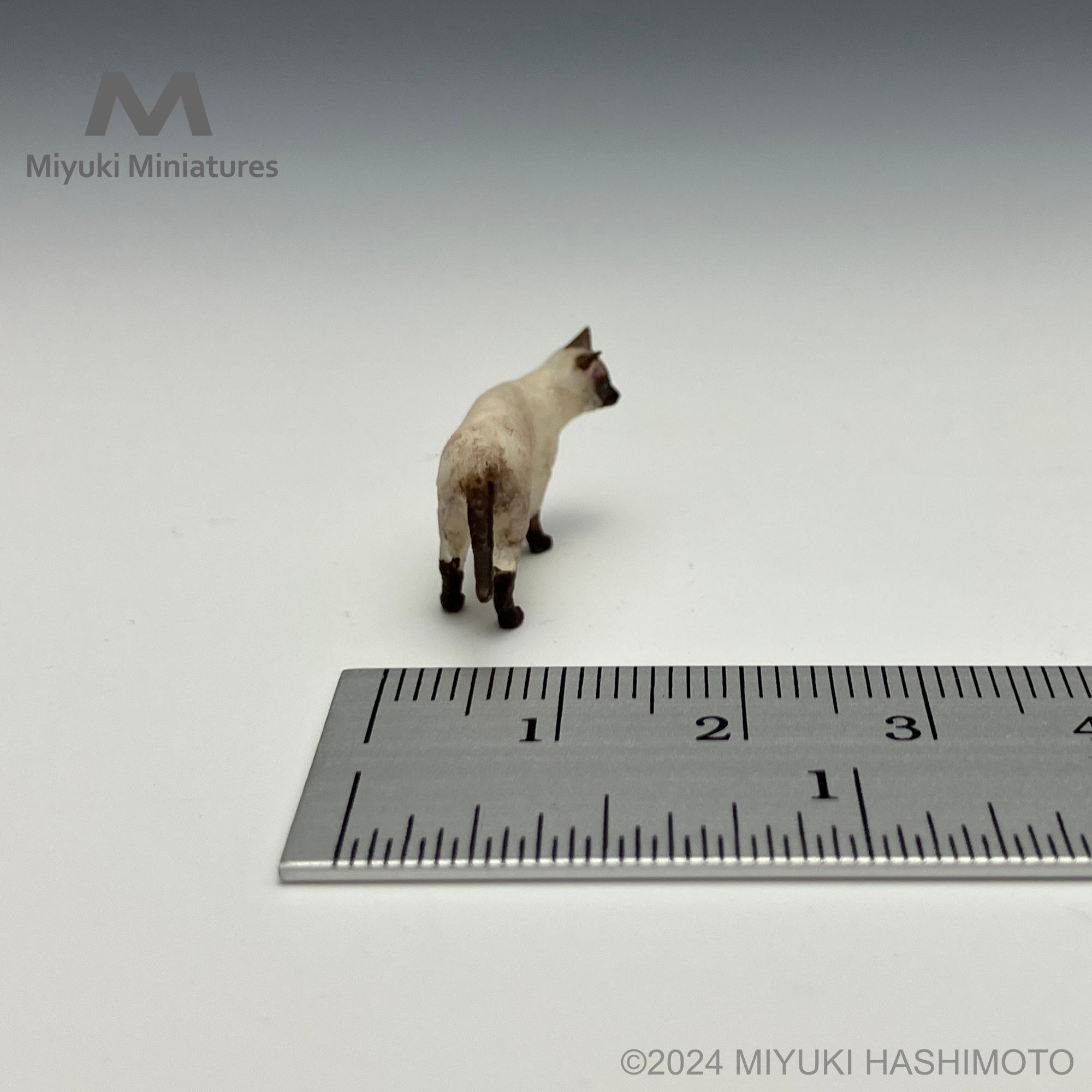 1:24 Realistic Miniature Cat Figurine, Handpainted, Thai Cat, for Half ...