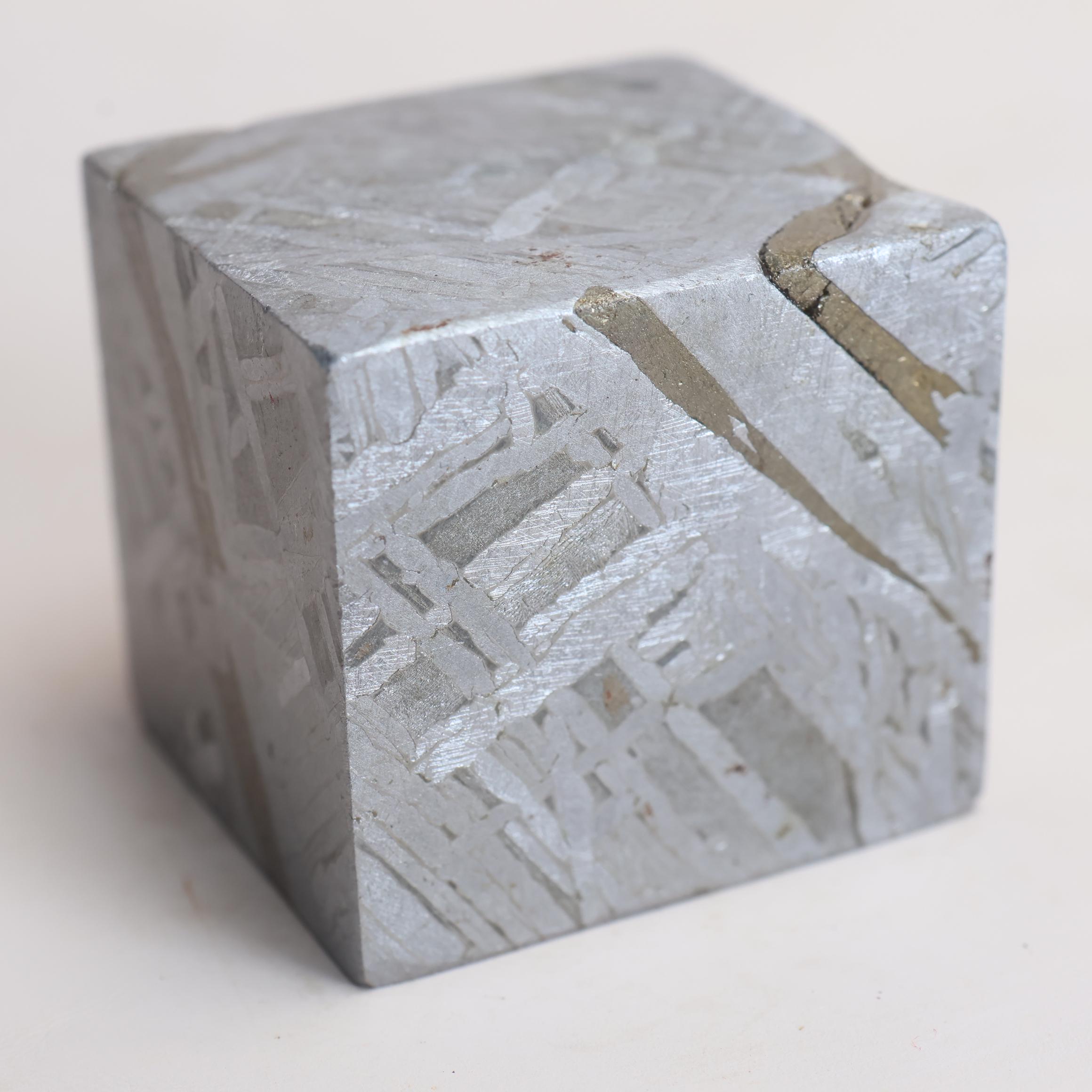 134g Muonionalusta Iron Meteorite Specimen: Natural Westenden Pattern ...