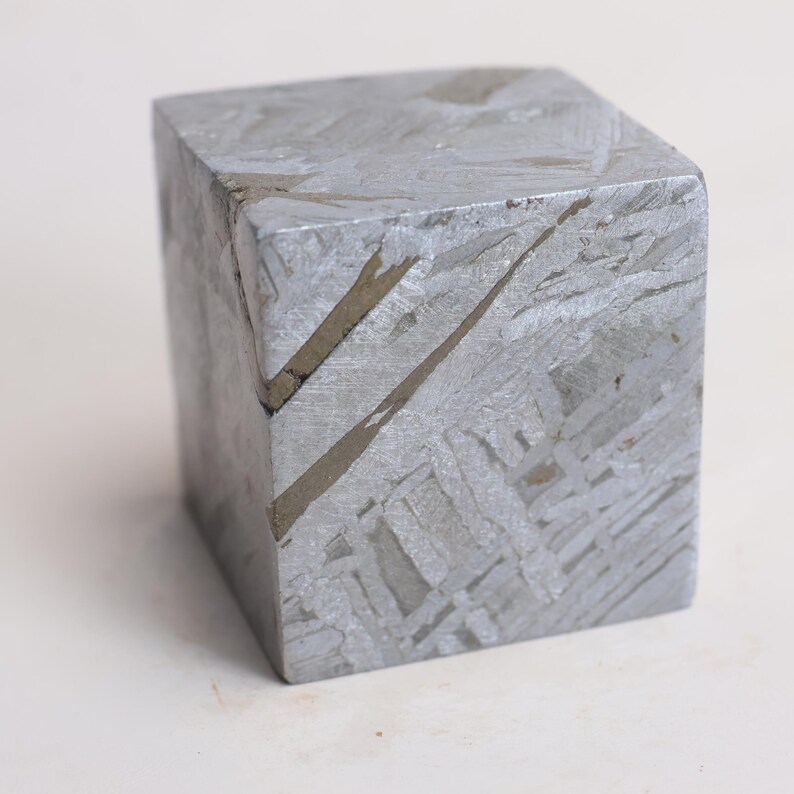 134g Muonionalusta Iron Meteorite Specimen: Natural Westenden Pattern ...