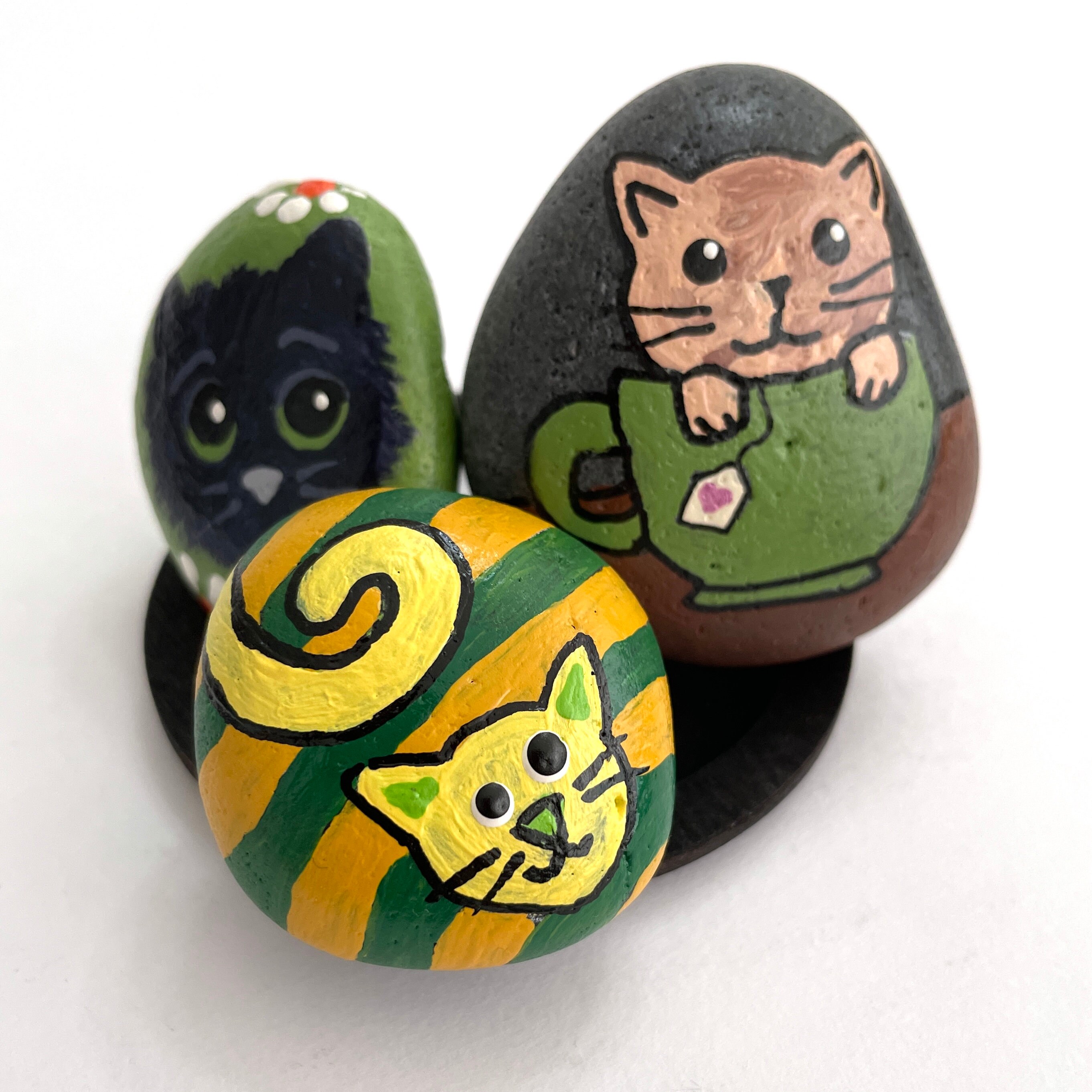 Black Cat Rock Animals Fun Painted Rocks Hand Painted Rock Animals ...