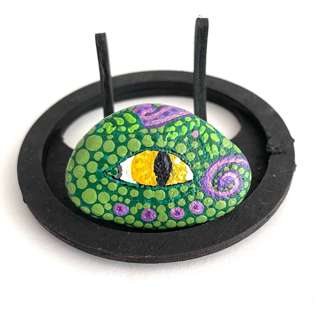 Hand Painted Green Dragon Eye Rocks - Rock Painting - Small Dragon ...