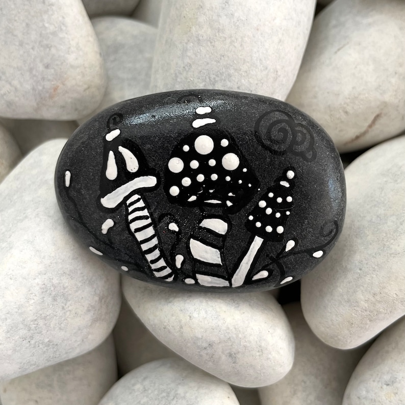 Fun Painted Rocks Mushrooms - Hand Painted Rock Art - Mushroom Rock ...