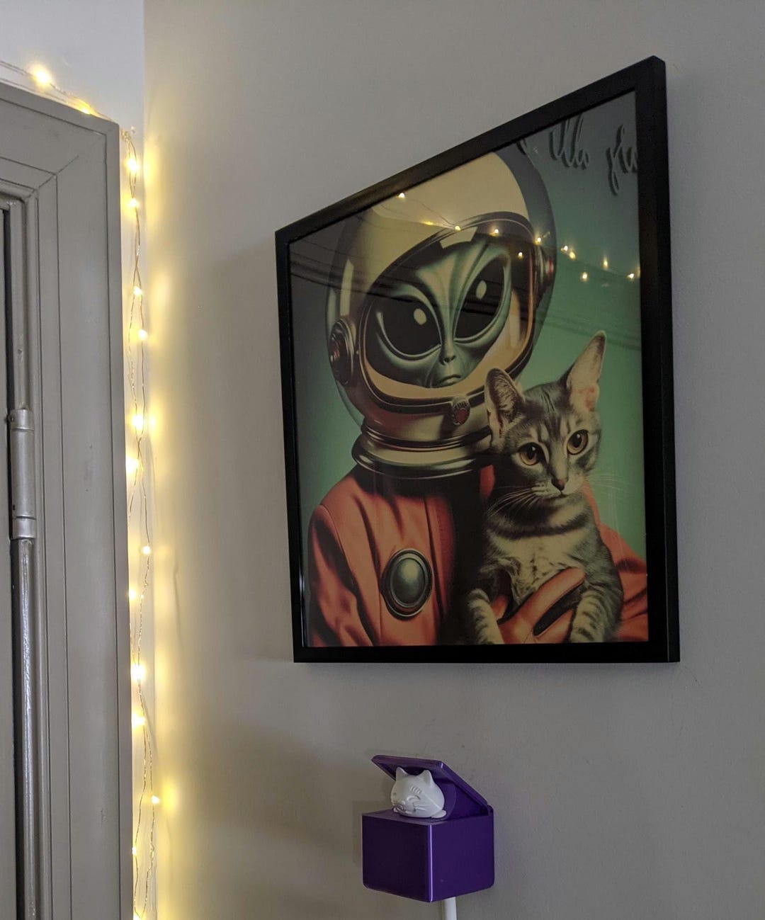 Alien and Cat, Alien-themed Wall Art, Best Gifts for Him - Etsy