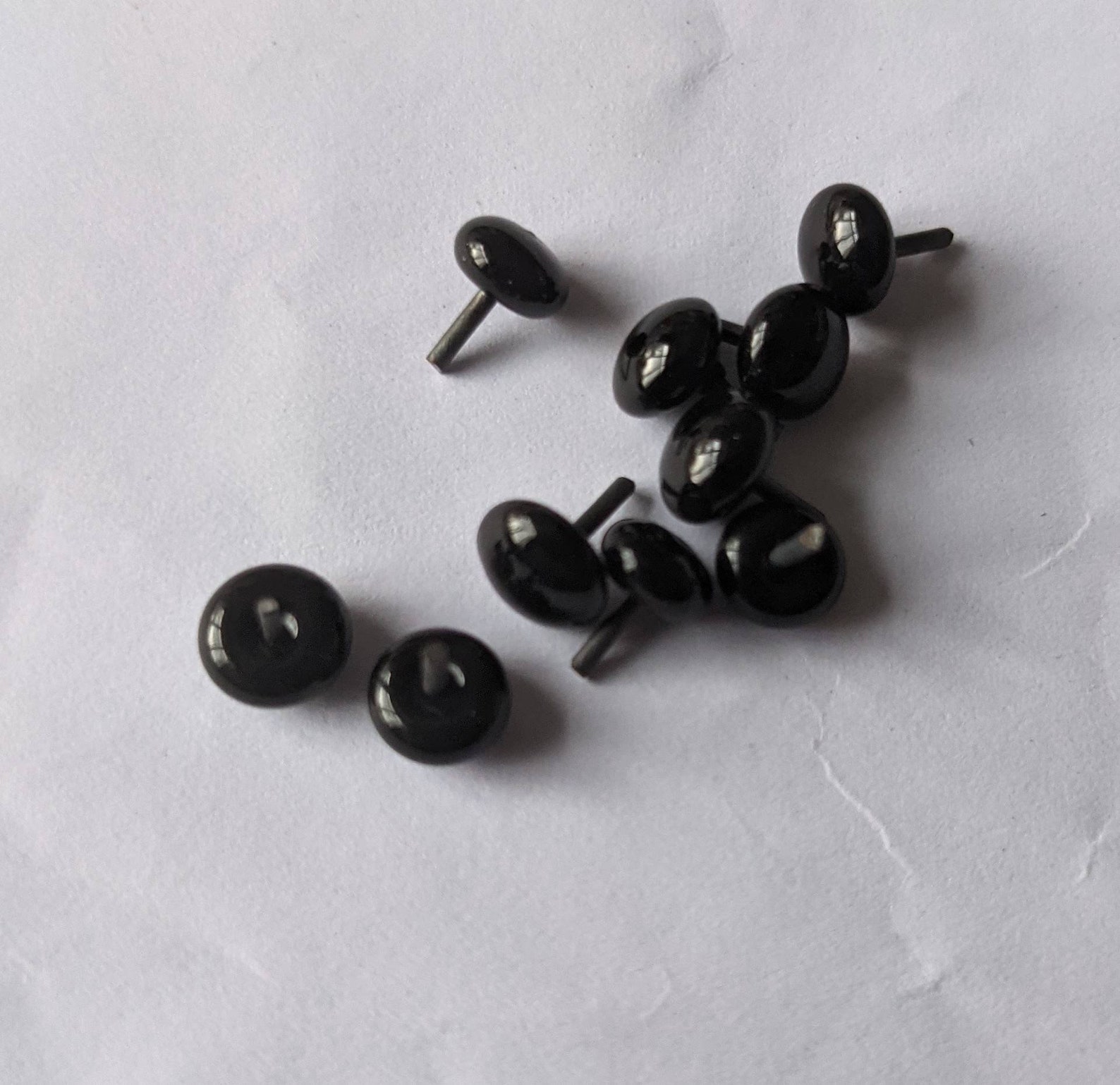 Box of Mixed Sizes Glass Pin Eyes Sizes 3mm - 12mm Total of 70 Eyes ...