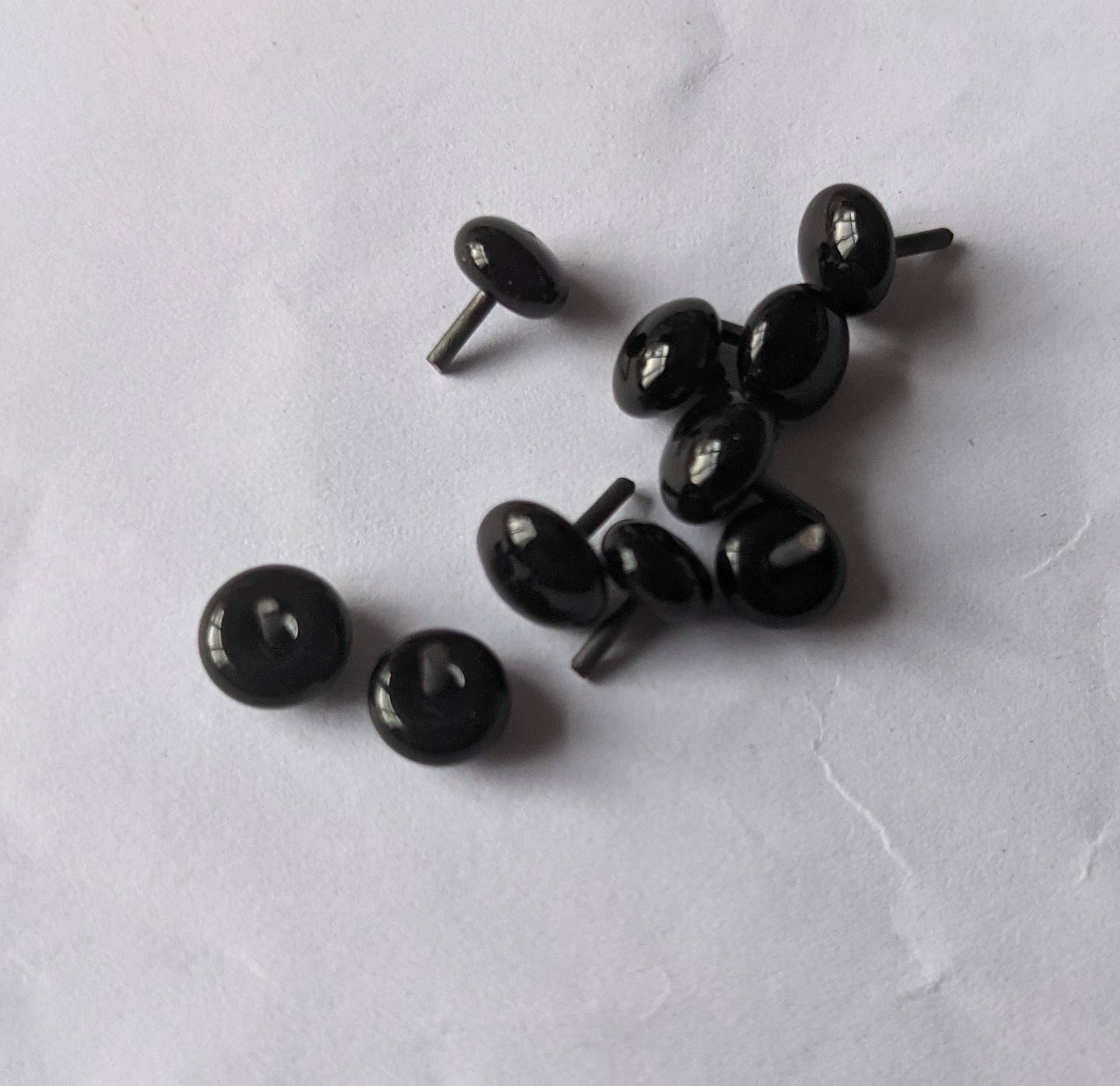 Box of Mixed Sizes Glass Pin Eyes Sizes 3mm - 12mm Total of 70 Eyes ...