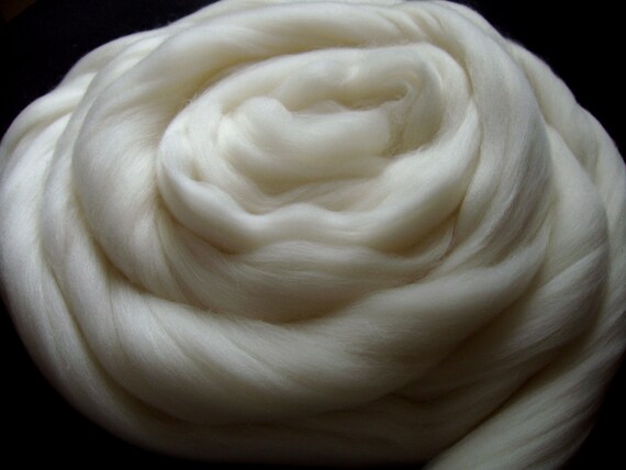 Milk White 16 Micron Merino Wool Roving Luxury Spinning - Etsy