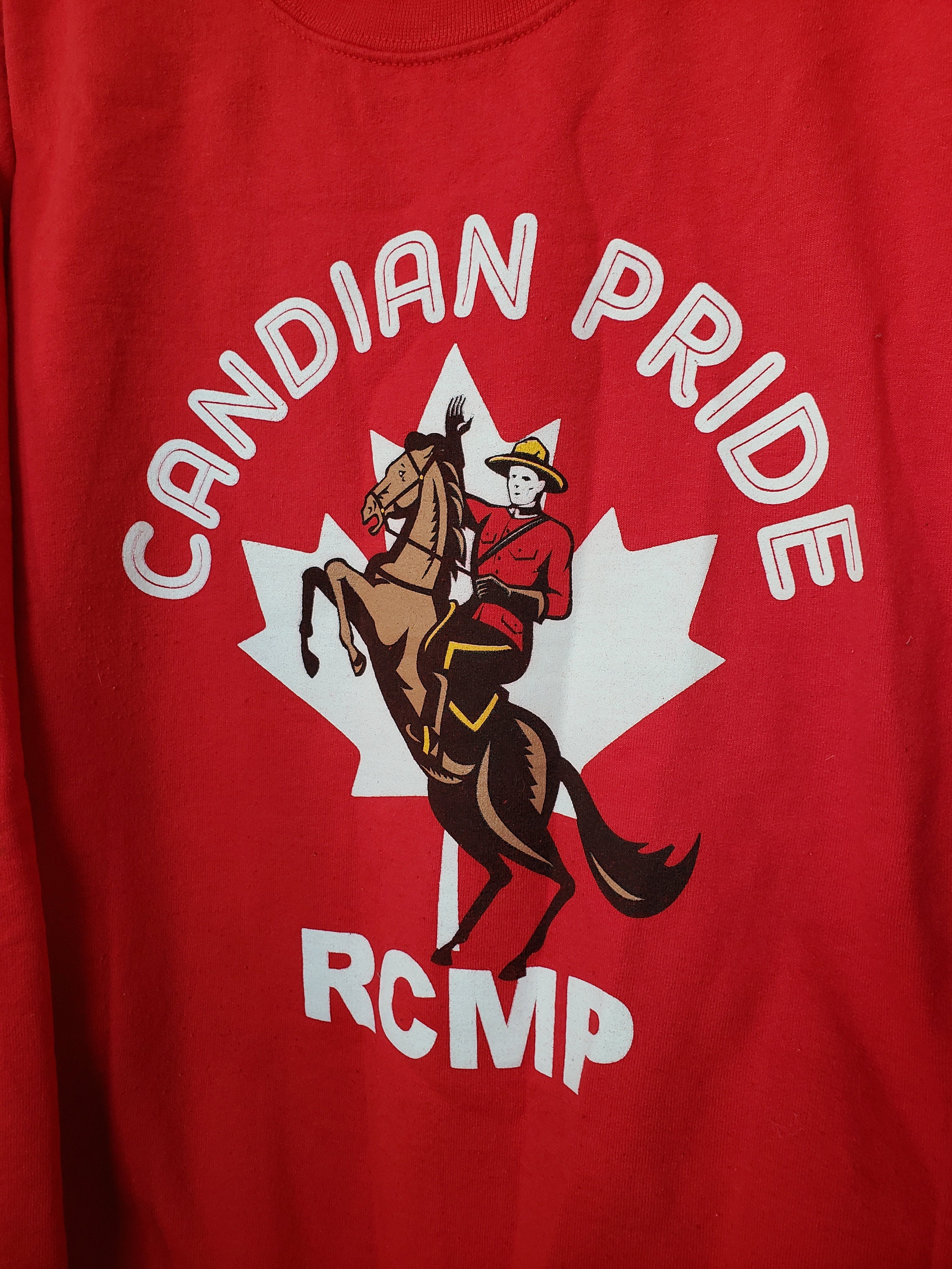 Vintage Cherry Red Canadian Pride RCMP Graphic Sweatshirt, Women's Size ...
