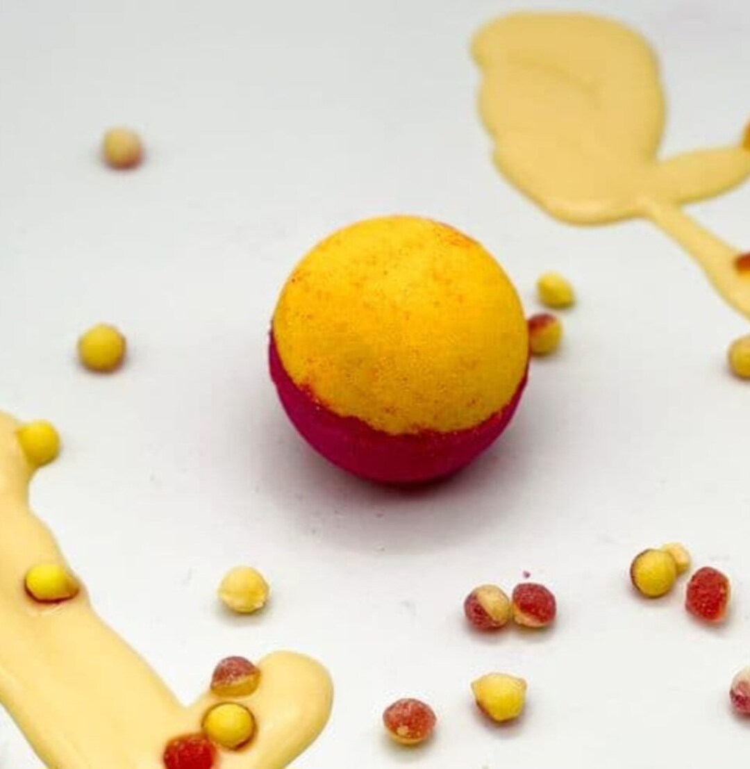 Rubbarb and Custard Bath Bomb - Etsy UK