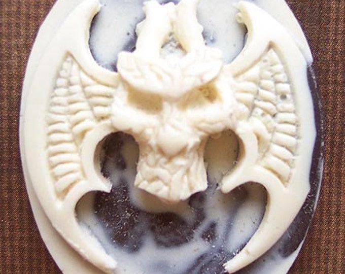 CAMEO (1) Resin WINGED SKULL Oval 40x30 Lot A - Halloween Pirate Goth ...