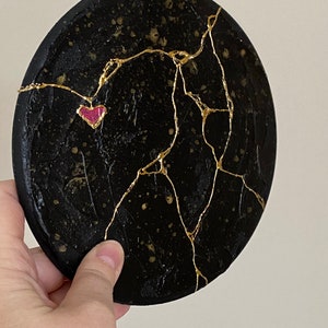 BLACK GOLD Faux KINTSUGI Wall Disc, Round Wall Art, Ancient Japanese Meaningful Zen Art, Shelf ...
