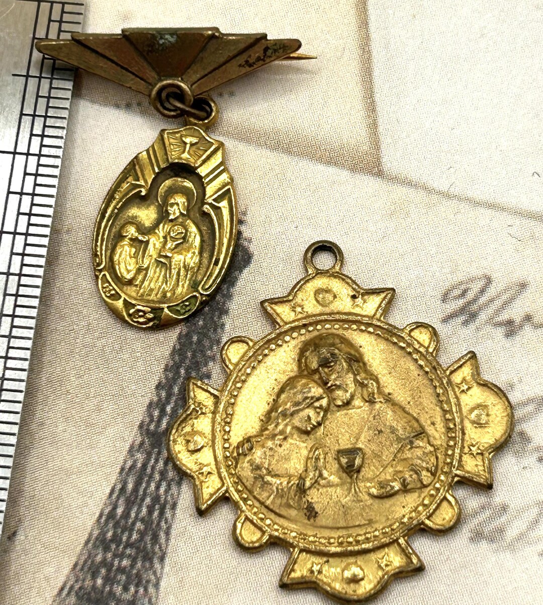 Vintage First Communion Religious Medal and Pin Set, Gilt Brass - Etsy
