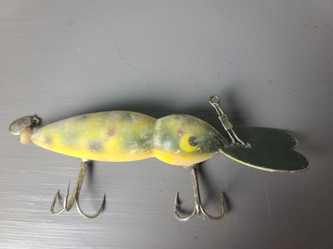 Whopper Stopper Hellbender, Frog Color - Etsy