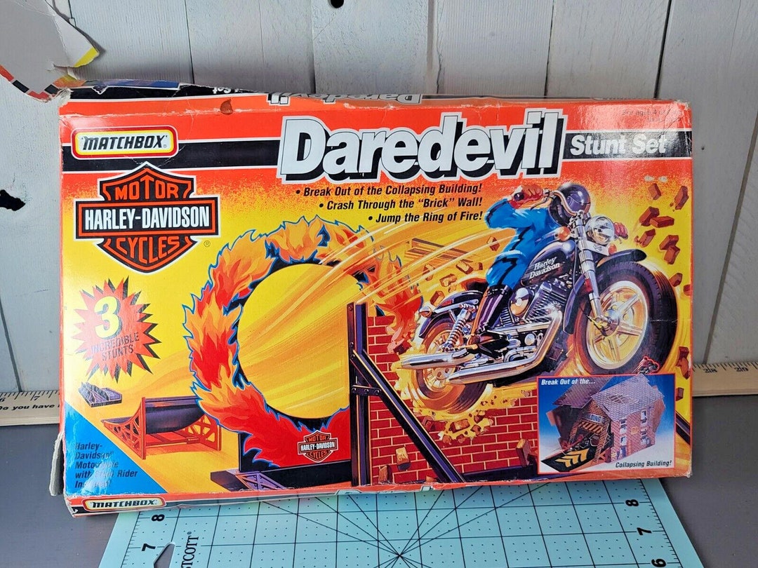 1994 Matchbox Harley-davidson Motorcycle R/W/B Stunt Action Bike Set ...