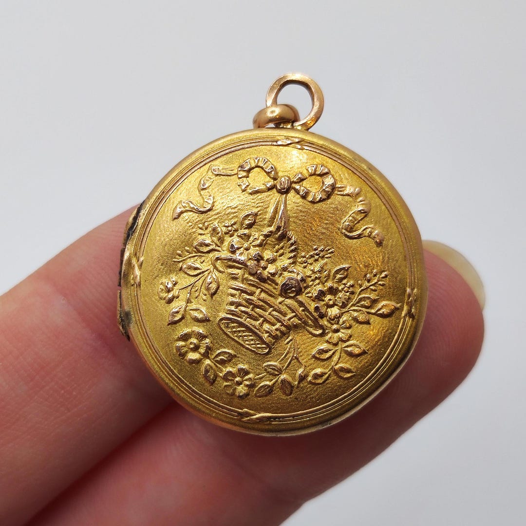 1890-1920 Gold-plated Locket. France, Maison Savard Hallmarks. Photo ...