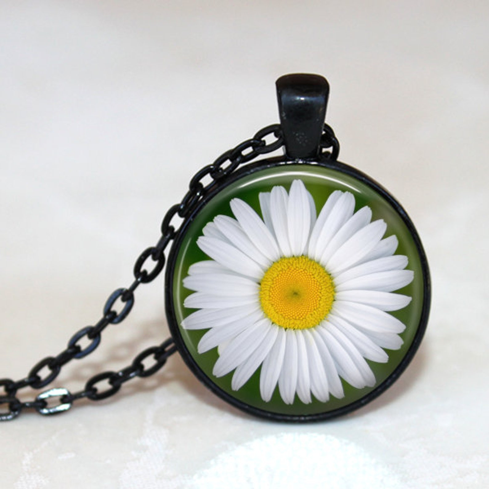 Daisy Pendant Necklace or Key Chain Daisy Necklace Flower | Etsy