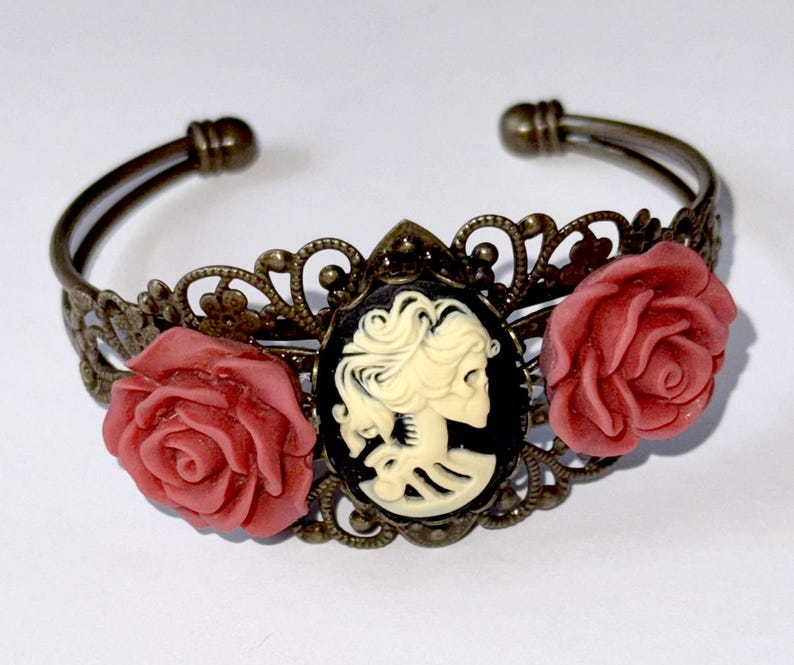 Skull and Roses Cameo Bracelet - Skull Bracelet, Skull With Red Roses ...