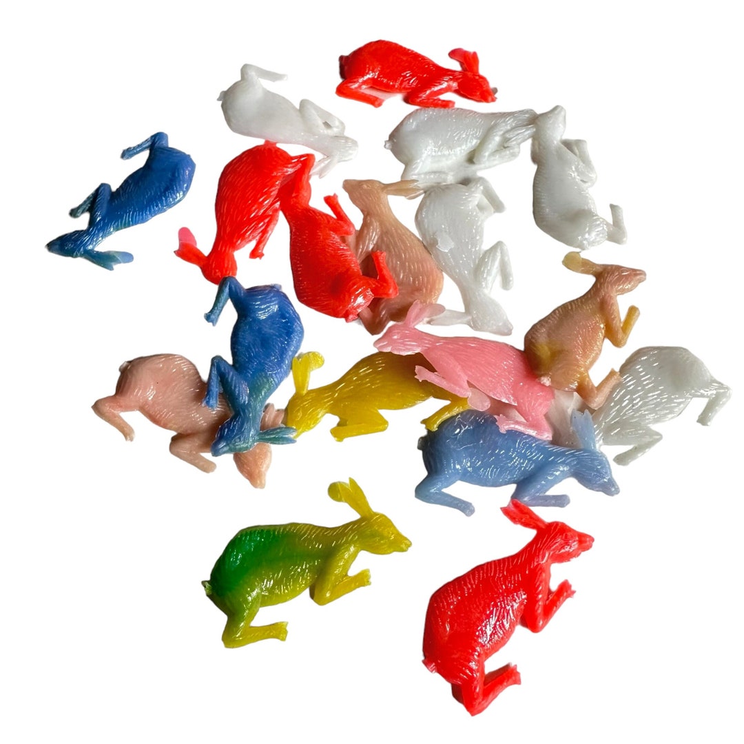 8pcs TINY PLASTIC RABBITS 1/2" Vintage Easter Miniatures Flat Rabbits ...