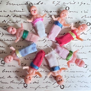 1pc TINY BABY CHARM 1-1/4 Vintage Miniature Plastic Babies Hilarious ...