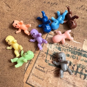 9pcs MINIATURE PLASTIC BABIES Instant Collection Tiny Baby Dolls Mini ...