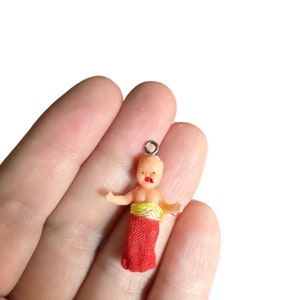 1pc TINY BABY CHARM 1-1/4 Vintage Miniature Plastic Babies Hilarious ...
