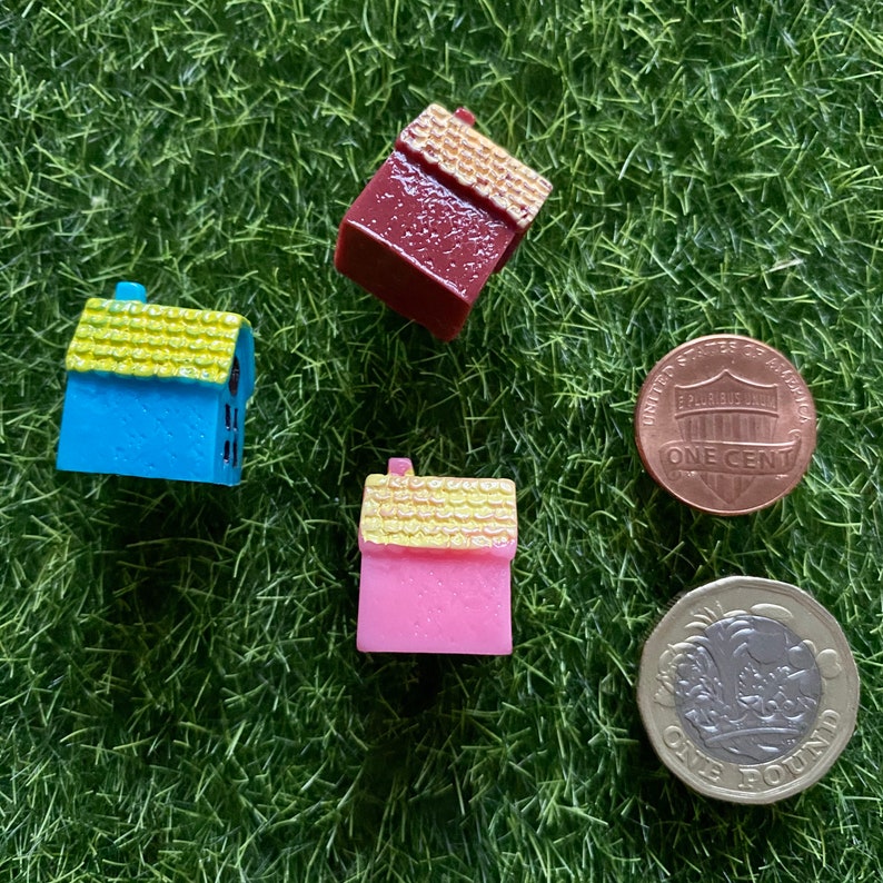 3pcs TINY PLASTIC HOUSES Super Mini Cottages Hand Painted Colorful ...