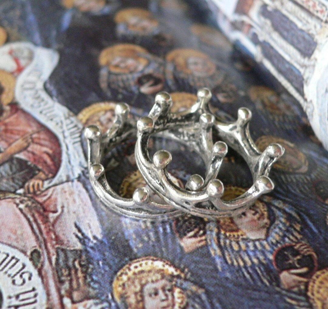 2pcs TINY SILVER CROWNS Miniature Crown Charms Doll Sized Royalty - Etsy