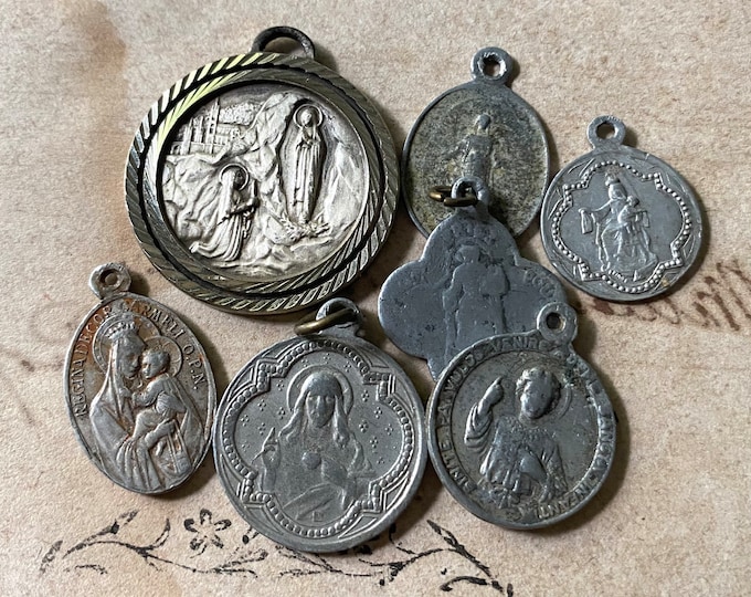 7pcs CATHOLIC MEDALLIONS LOT Vintage Medals Antique Religious Mix ...