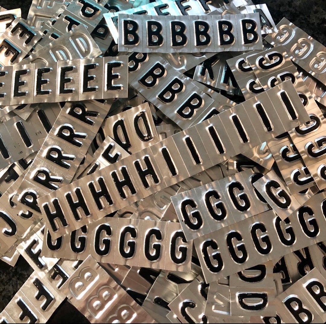 METAL LETTER STAMPINGS 1" Small Retro Painted Aluminum Letters ...