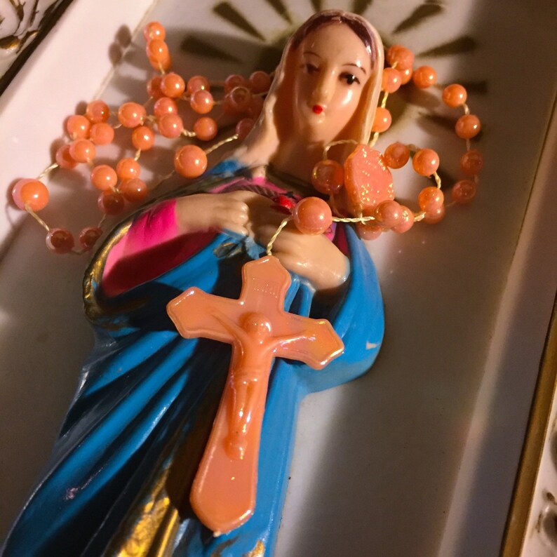 VINTAGE PLASTIC ROSARY 1960s Highly Detailed Religious Kitsch - Etsy