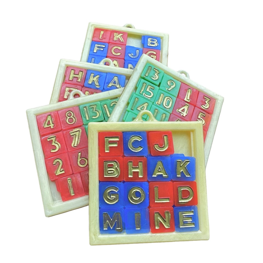 1pc SLIDING PUZZLE CHARM 1-3/4 Vintage Plastic Key Fob Gum Ball Game ...