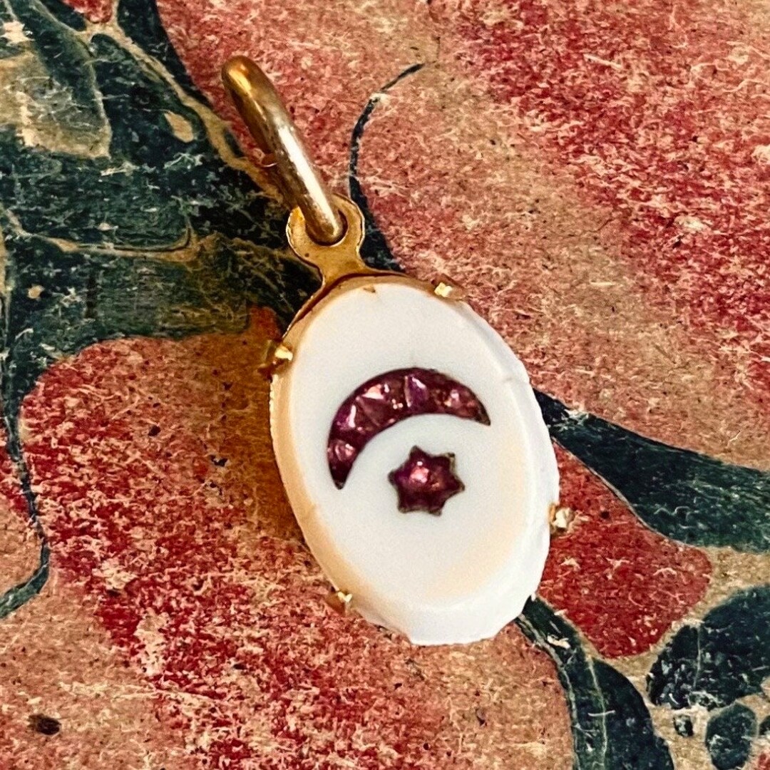 STARRY MOON CHARM Vintage Tiny Celestial Intaglio Glass Crescent ...